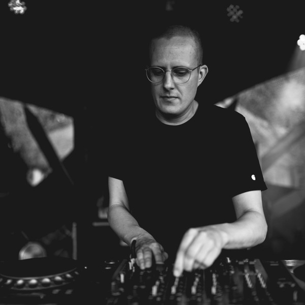 Albert van Abbe présente une exploration sonique de la non-dualité ...